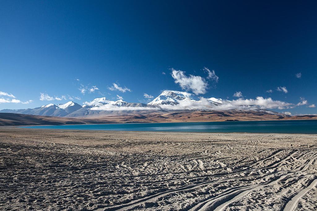 The most famous "Ghost Lake" in Tibet is Selincuo - "Selin Devil Lake ...