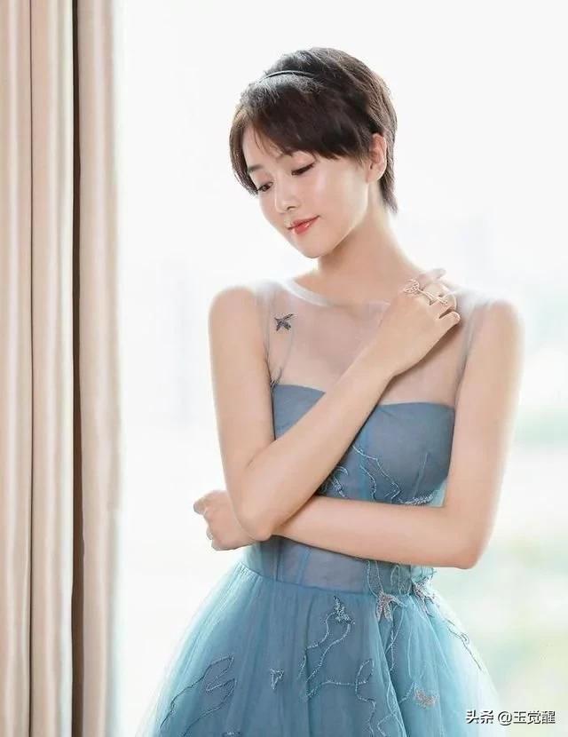 The 27-year-old Bailu has a sweet, fresh and tall figure. This goddess ...