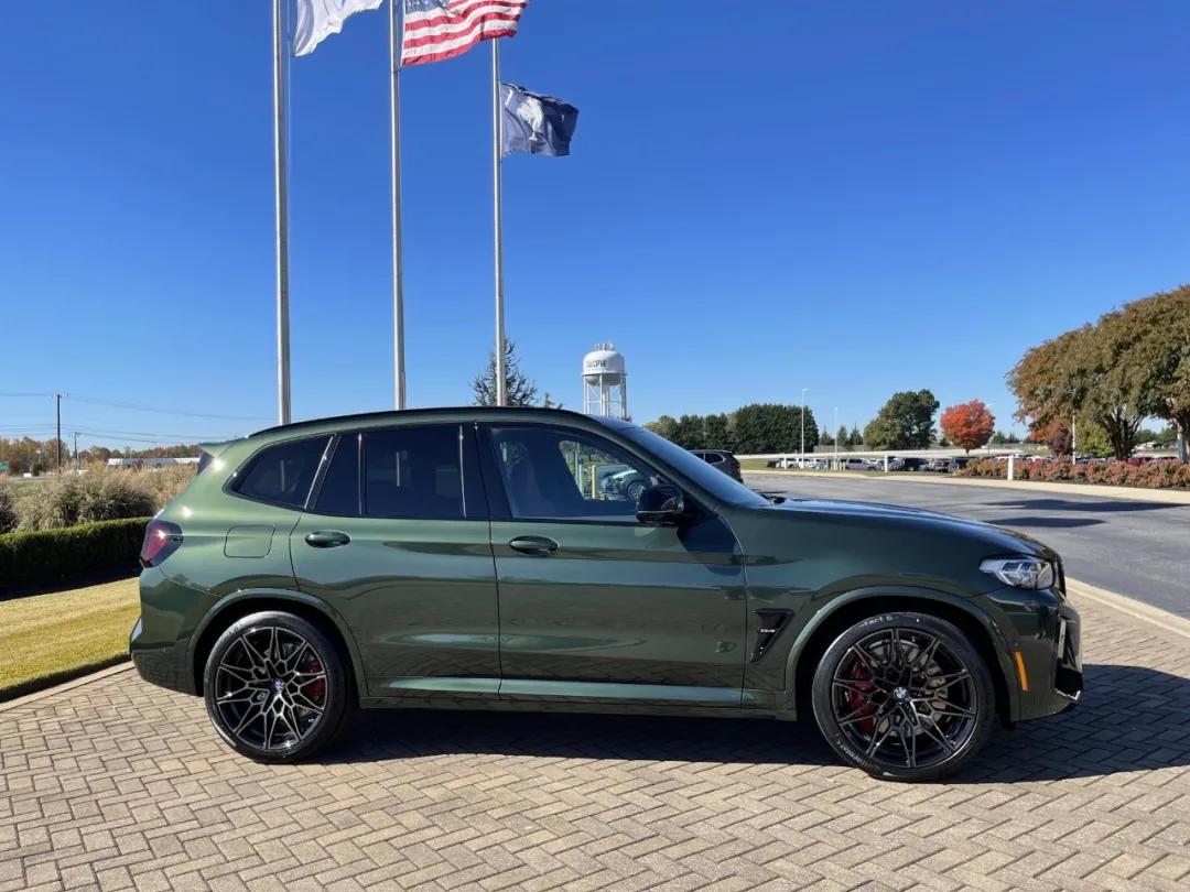 After 10 weeks, I finally waited for the Malachite Green BMW X3M ...