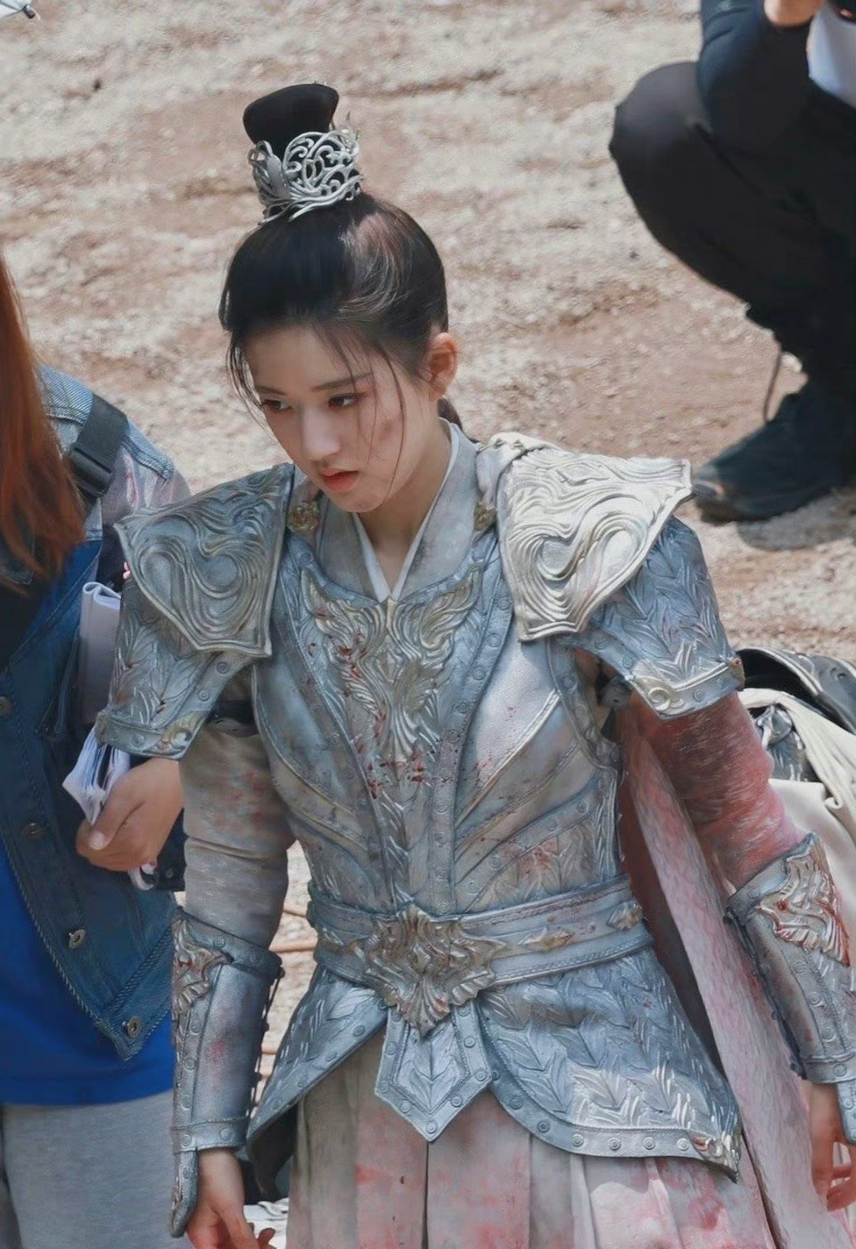 Zhao Lusi's "Let's Try the World" costume style Reuters, the style is ...