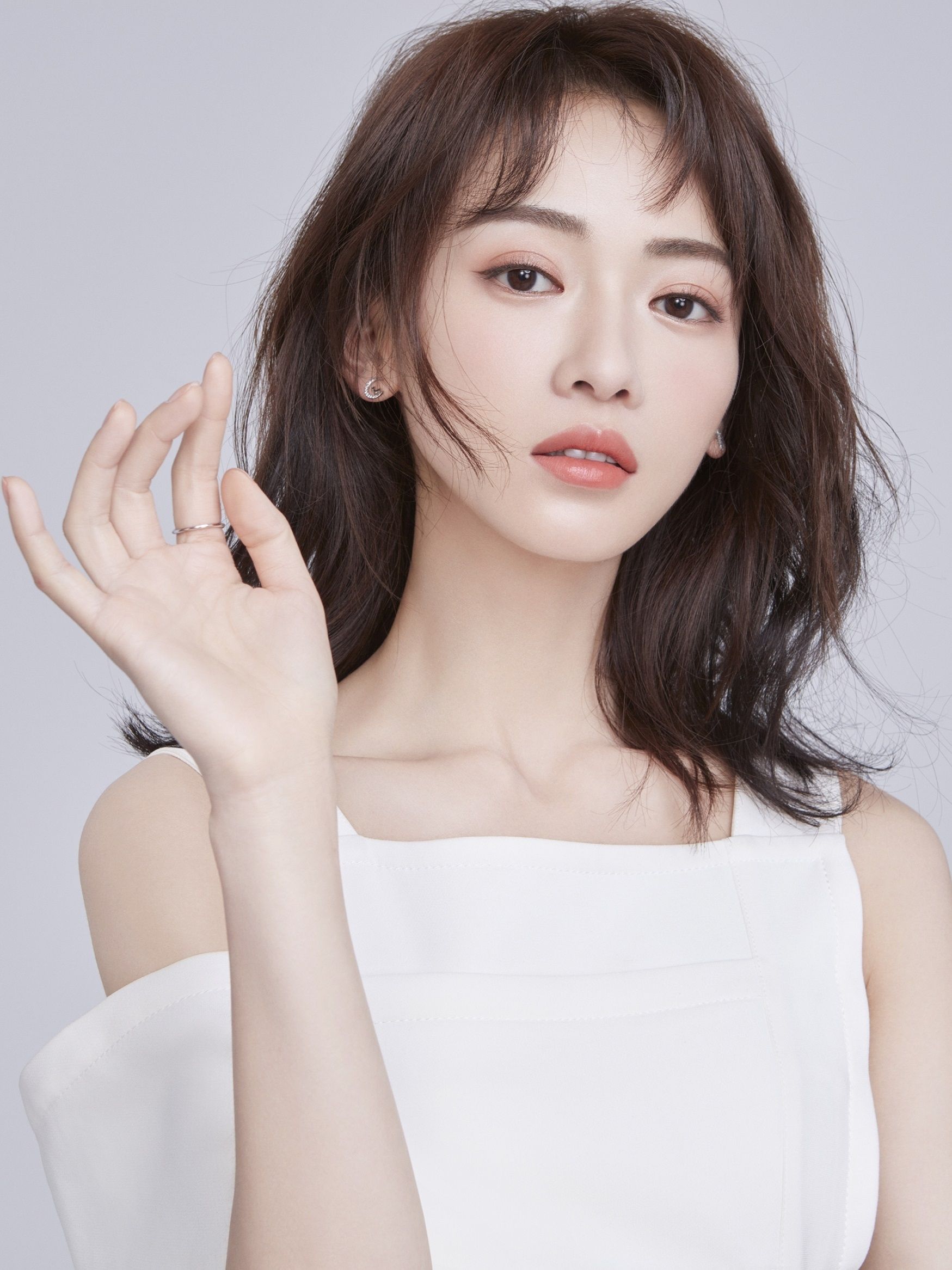 Wu Jinyan's beautiful photos: exquisite face and beautiful smile - iMedia
