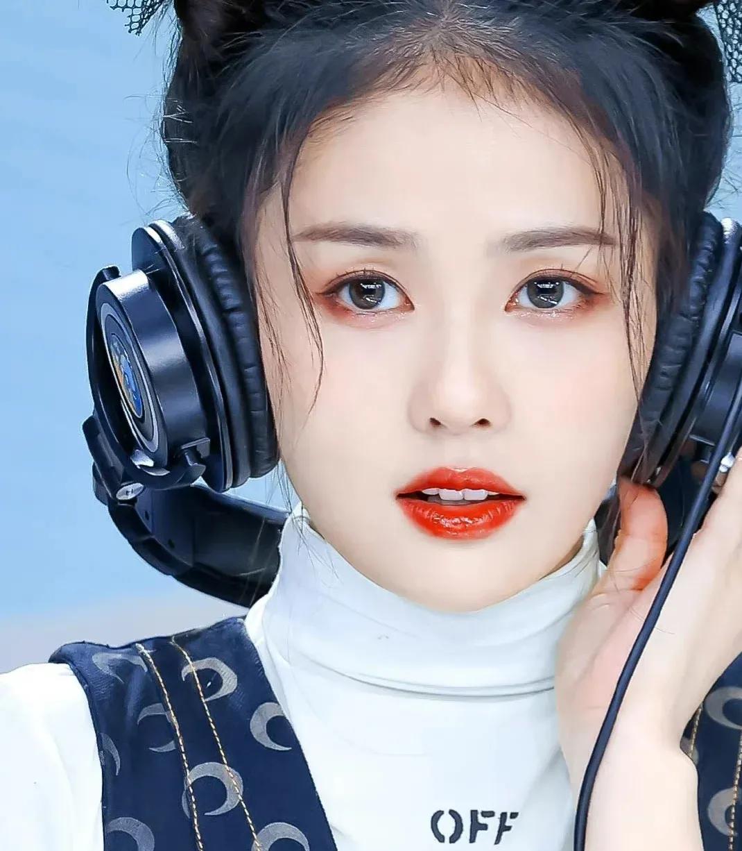 I thought that Bai Lu was just a singer, but he performed so amazingly ...