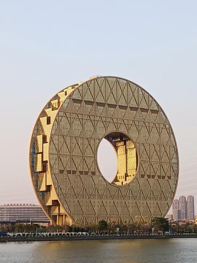 Inventory of China's most peculiar buildings - iMedia