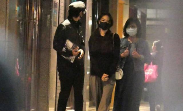 Chen Bolin showed up with his girlfriend, more beautiful than a star ...