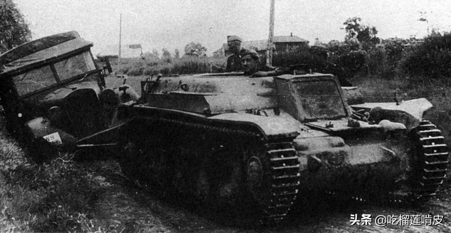 Renault R35 light tank under the command of the German army - iMedia