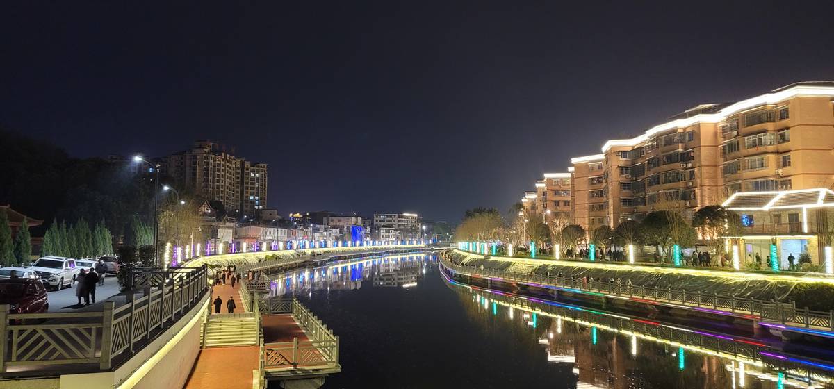 Zhongjiang, Sichuan - the brightly lit Dongjiang Park is the best gift ...