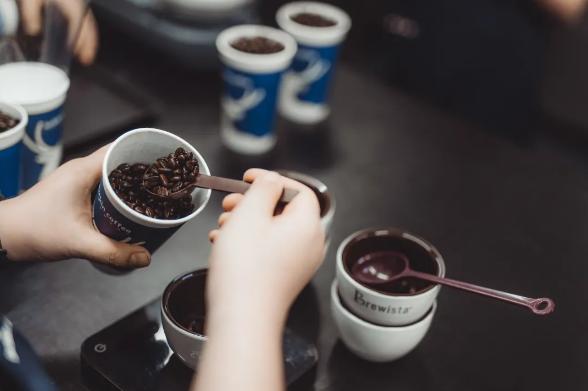 Ruixing Coffee Zhou Weiming: How did the explosive product with monthly ...