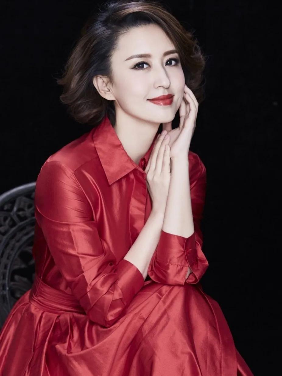 How beautiful is the CCTV female anchor "Zhang Lei"? - iMedia