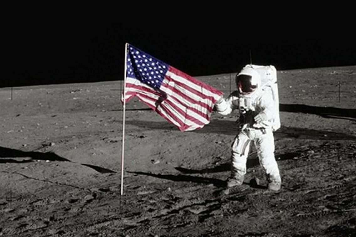 What is it that humans leave 200 tons of garbage on the moon?Why not ...