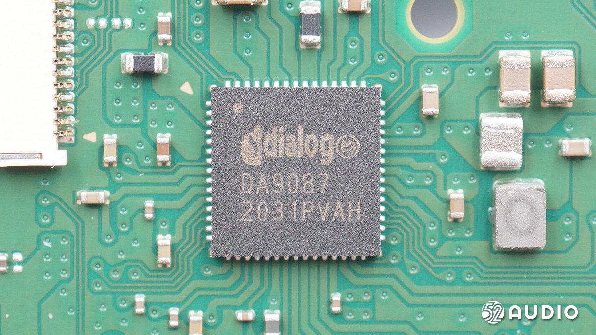 Disassemble the Sony PS5 DualSense gamepad, explore the adaptive ...