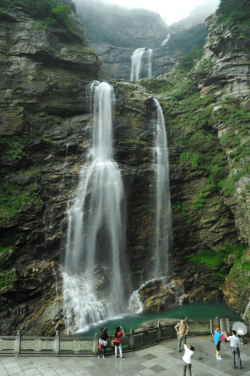 Spectacular waterfall landscape - iMedia