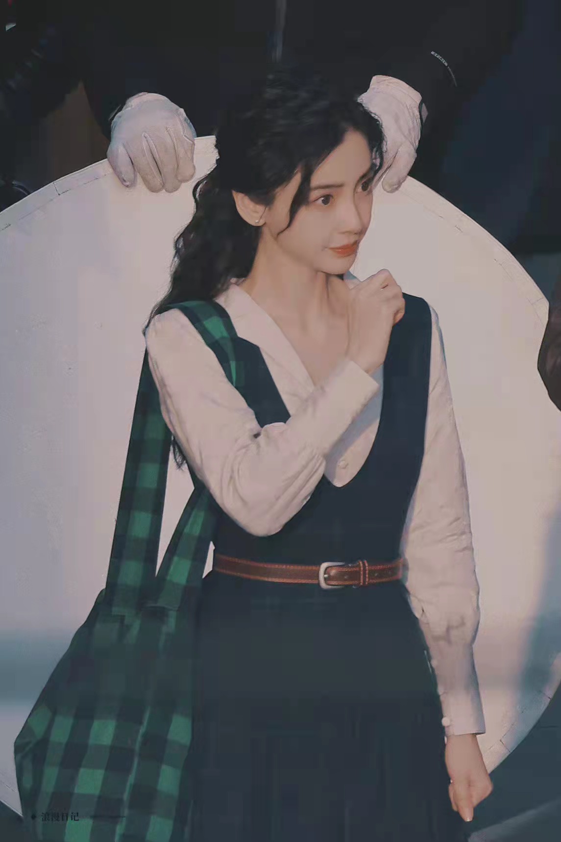 Angelababy Wang Anyu takes a group photo with the young actors in ...