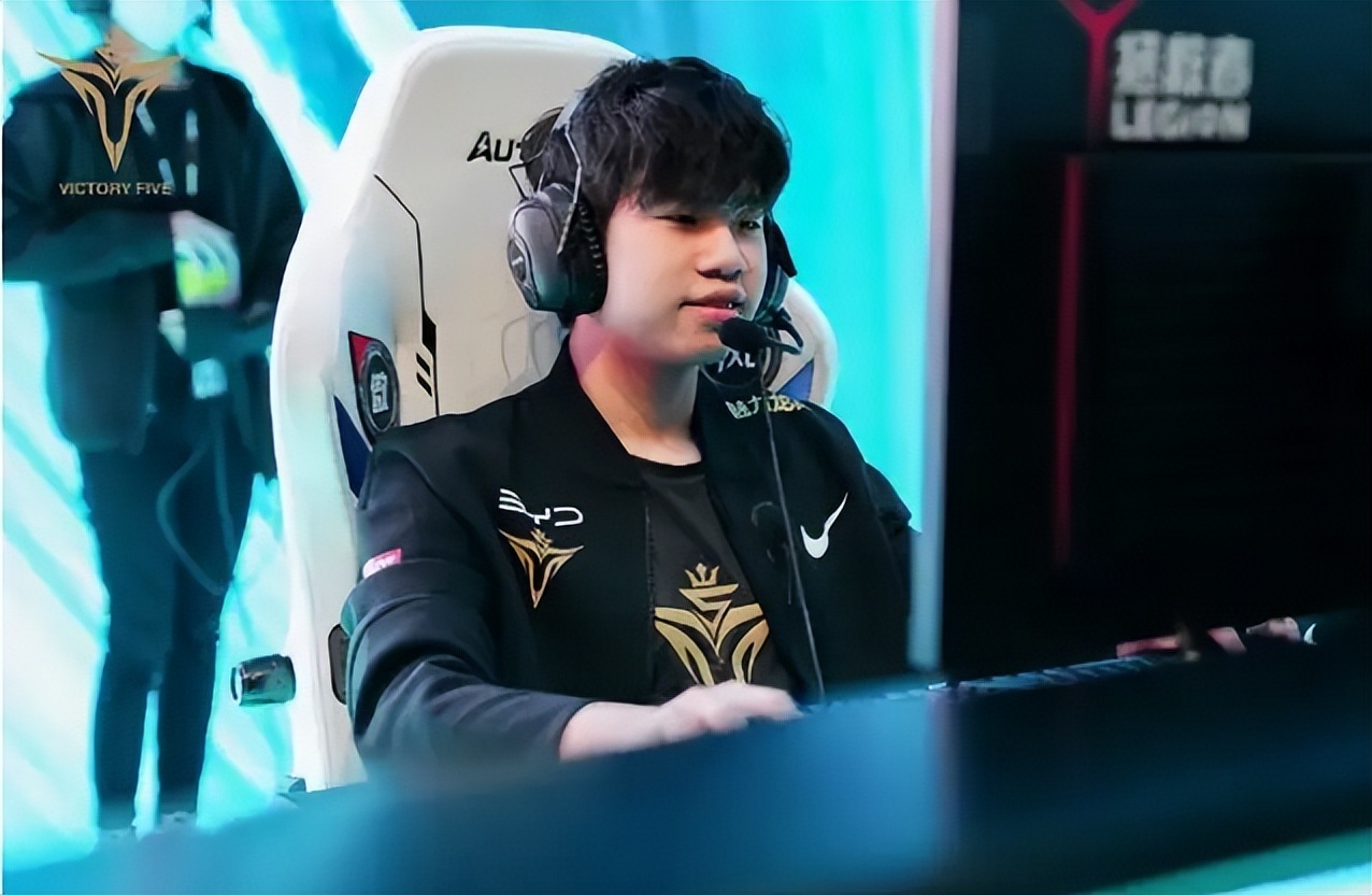 Uzi has decided to leave BLG, but Emperor P has become the biggest victim, and will join V5 to ...