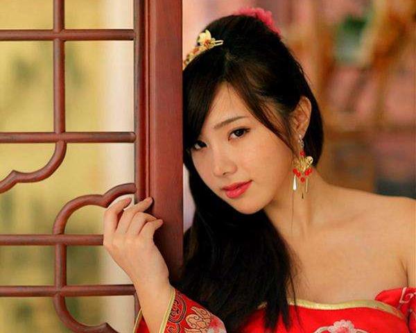 The 234th chapter of "Jin Ping Mei" in vernacular Chen Jingji has three ...