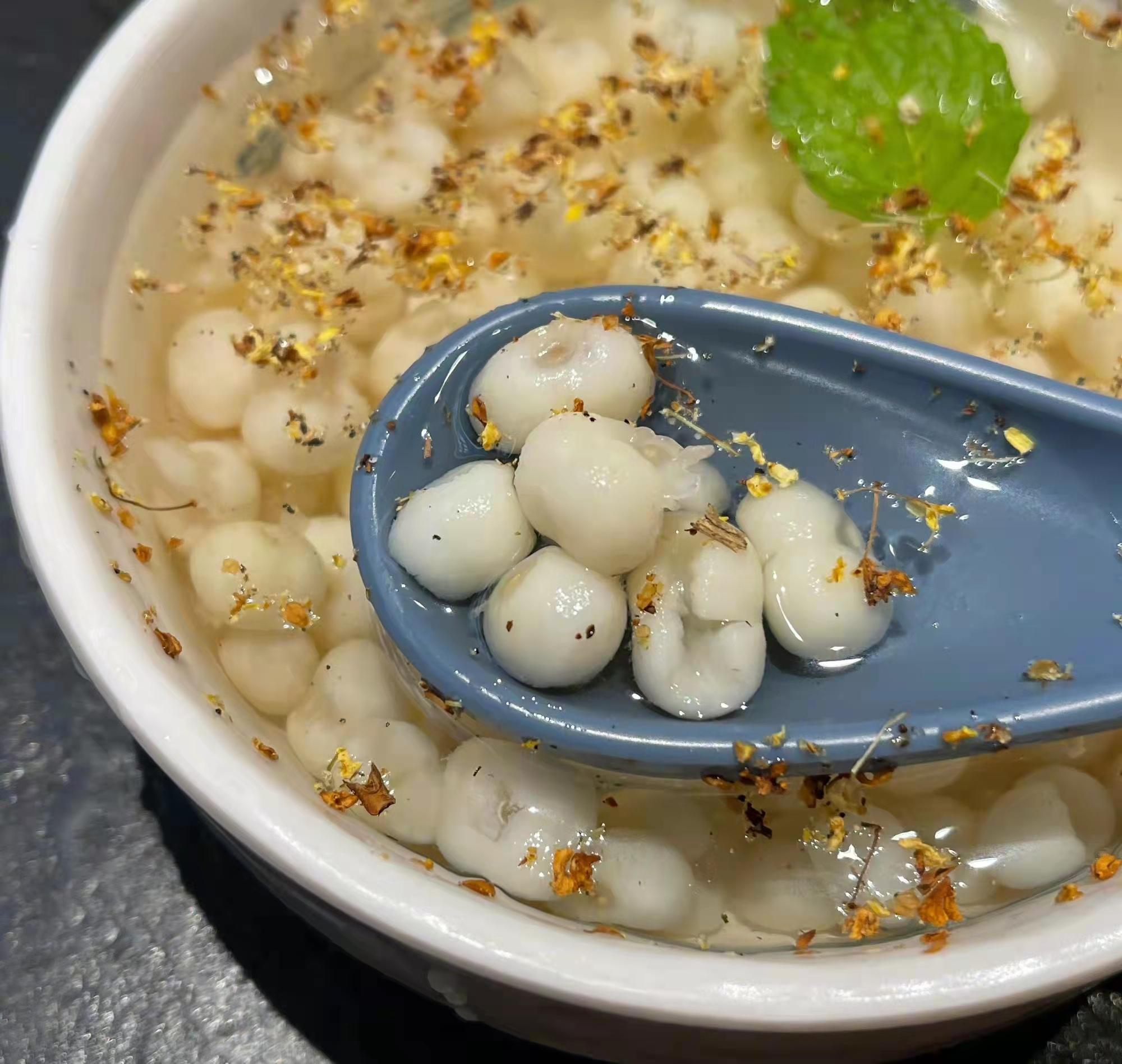 Osmanthus sauce, chicken head rice, mandarin duck sugar porridge ...