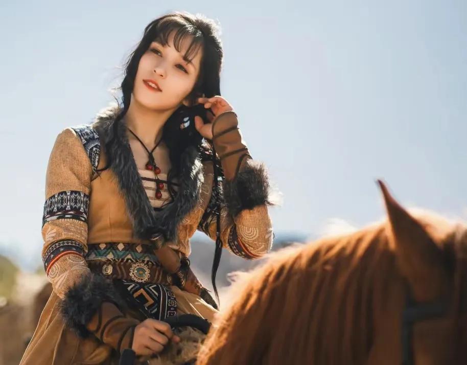 By the way, "Mulan Ci", can Hua Mulan, who joined the army on her ...