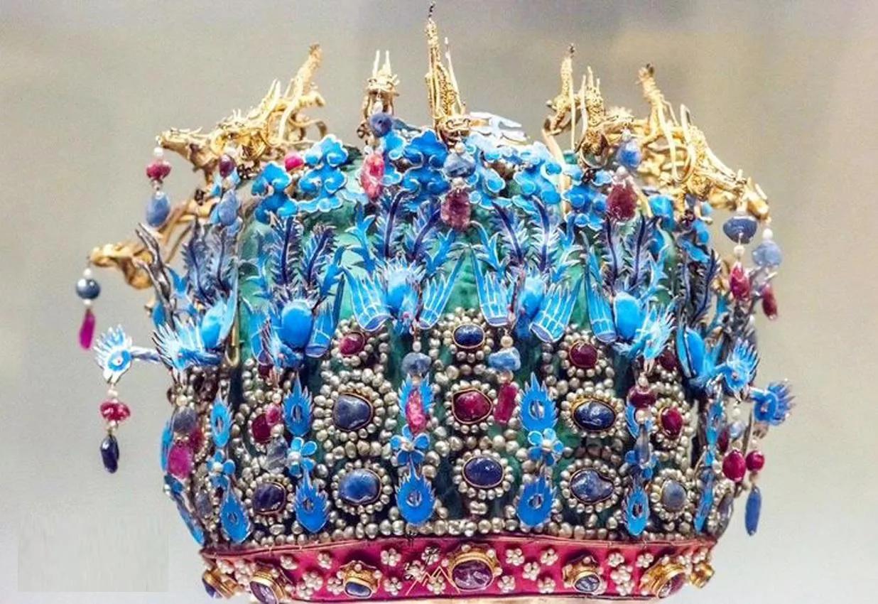 The phoenix crown of Empress Xiaoduan of Ming Dynasty is a symbol of ...
