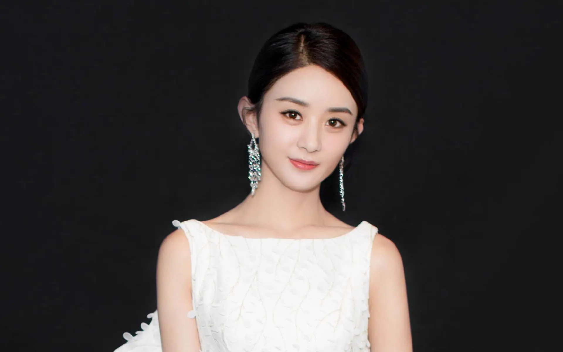 Entertainment broke the news: Zhao Liying, Yi Yang Qianxi, Jing Tian ...
