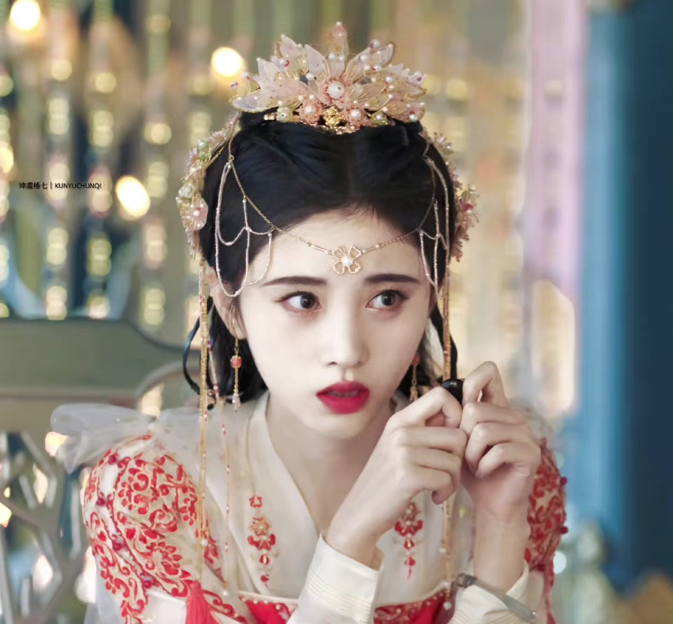Ju Jingyi's beautiful Jiugongge is coming, looking for every sunshine ...
