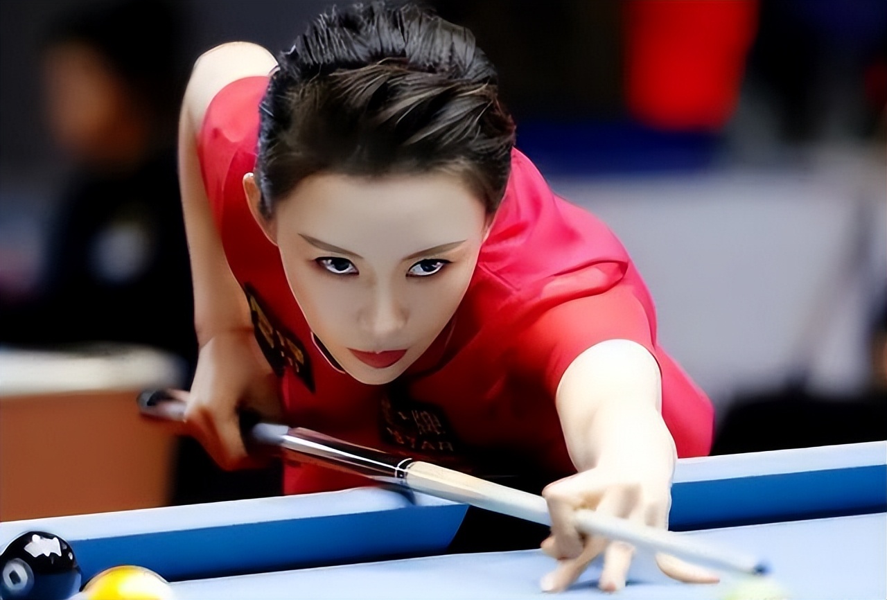 Pan Xiaoting has a very good figure and looks like a girl at the age of ...