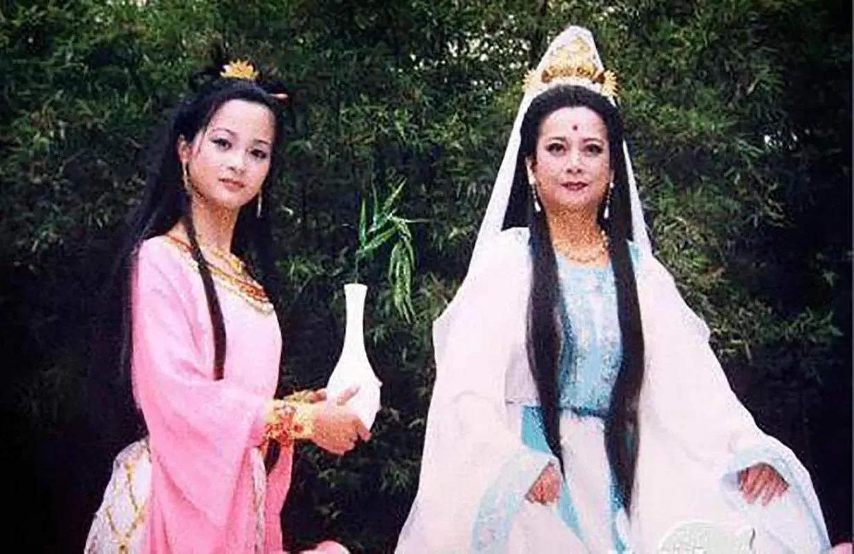 Where did the pinch marks on the leaves come from?Folklore explains ...