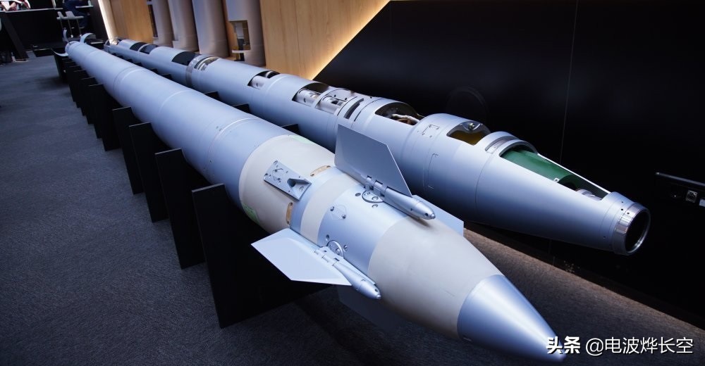 Ukraine also has satellite-guided far fire!The new version has a range ...