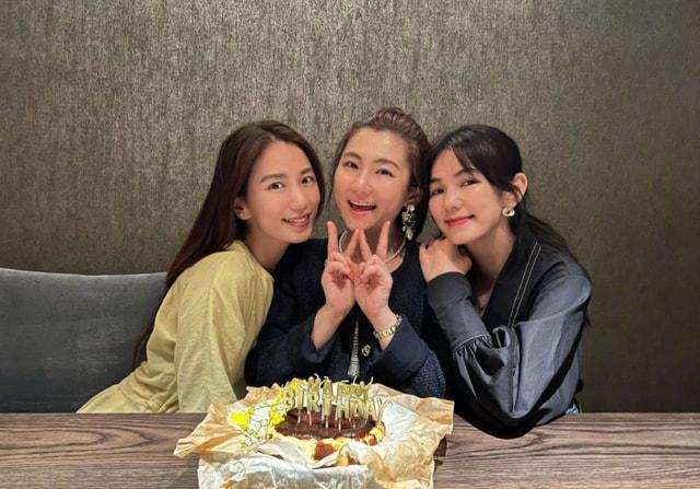 Selina officially announced her relationship, and her ex-husband Zhang Chengzhong blessed: I ...