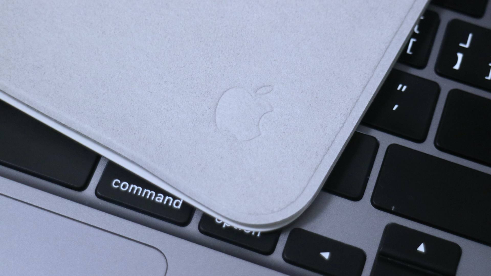 Apple polishing cloth, let Macbook use confidence - iMedia