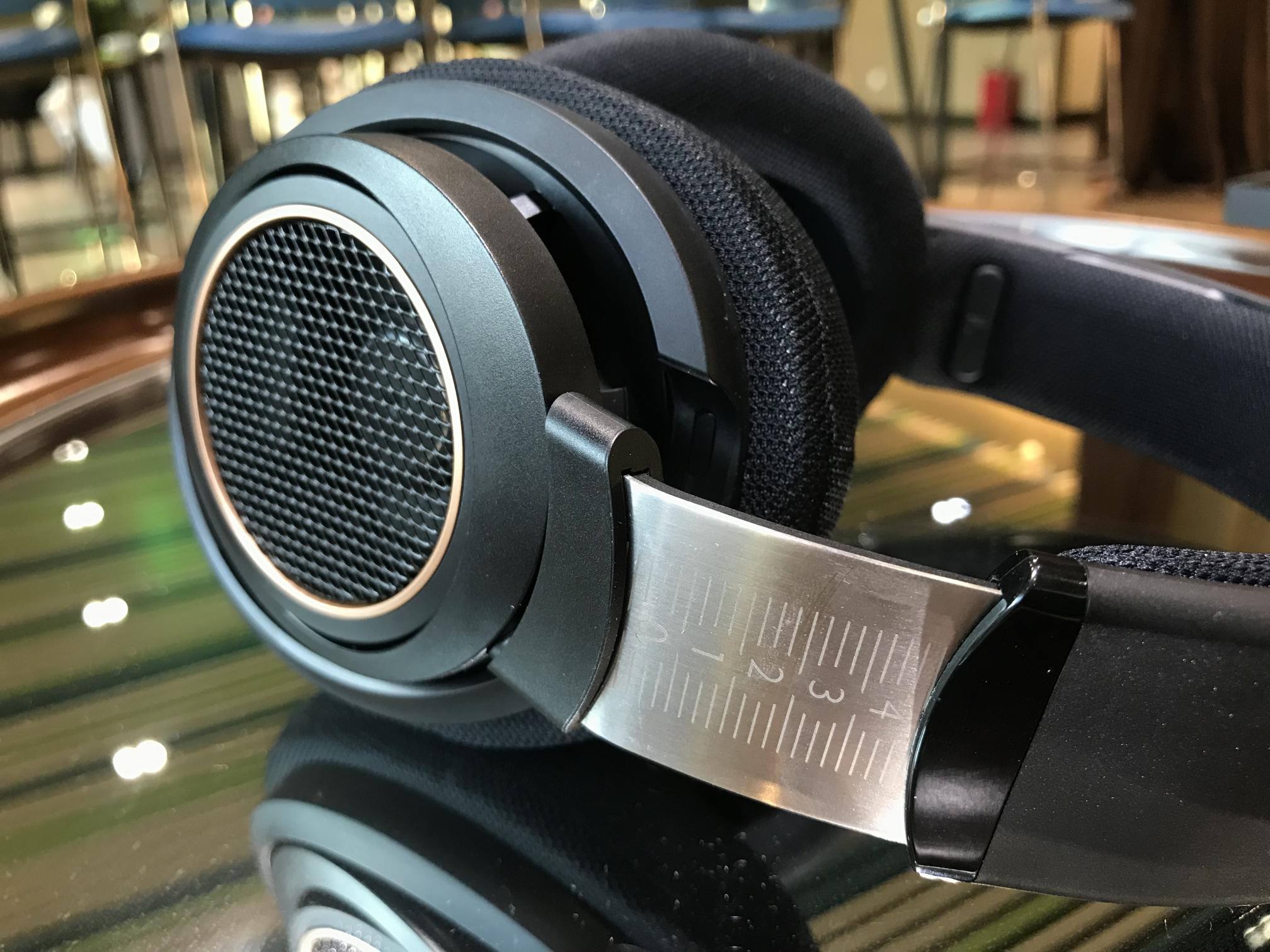 Philips SHP9600, take you to relive the songs of that season - iMedia