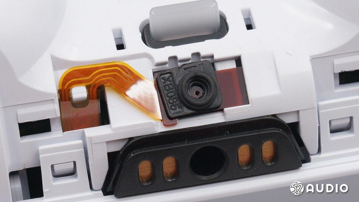 Disassemble the Sony PS5 DualSense gamepad, explore the adaptive ...