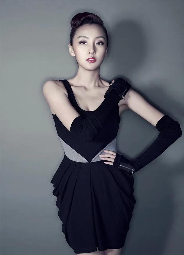 Beautiful actress Liu Yang - iMedia