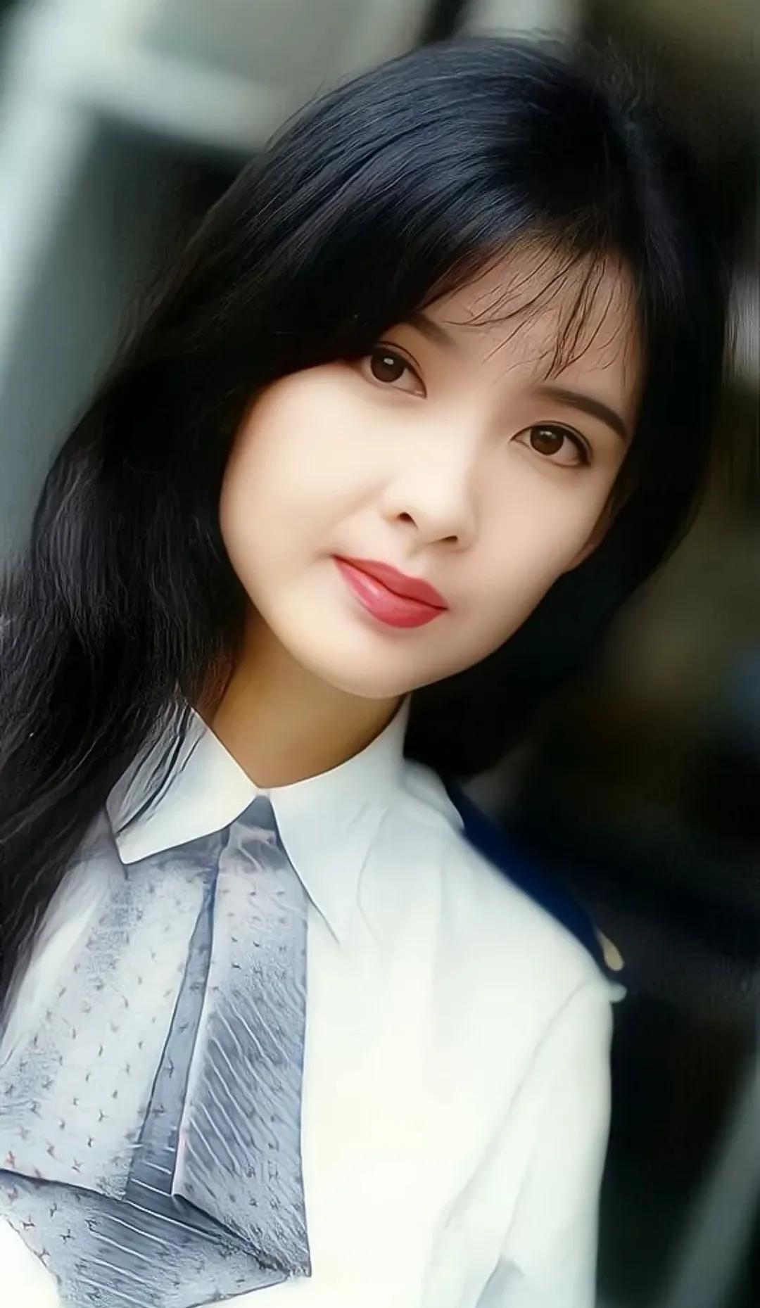 Zhou Huimin was also a big beauty when she was young, and her ...