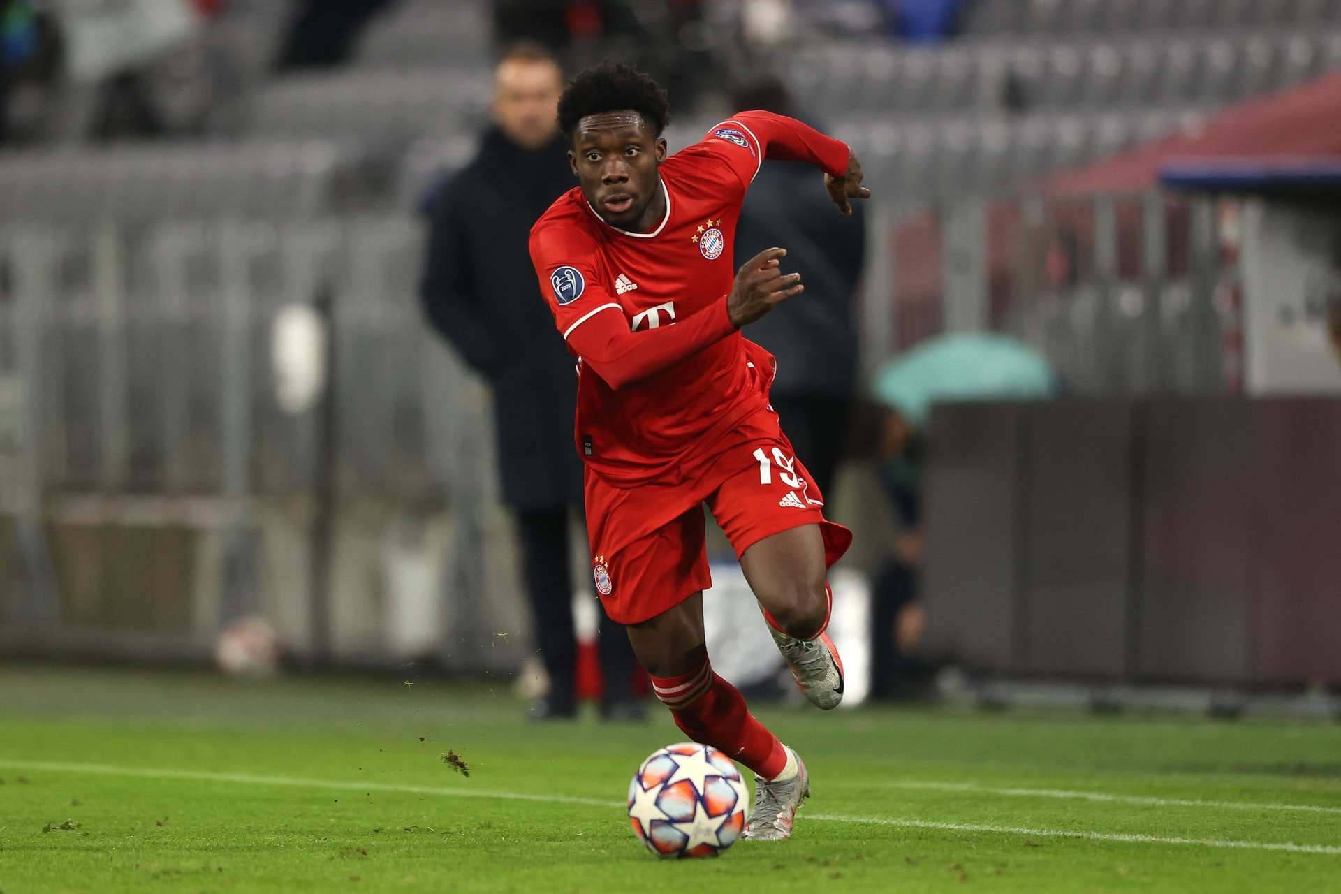 Alfonso Davis: Fast on the pitch, Bayern Munich genius on the left - iMedia