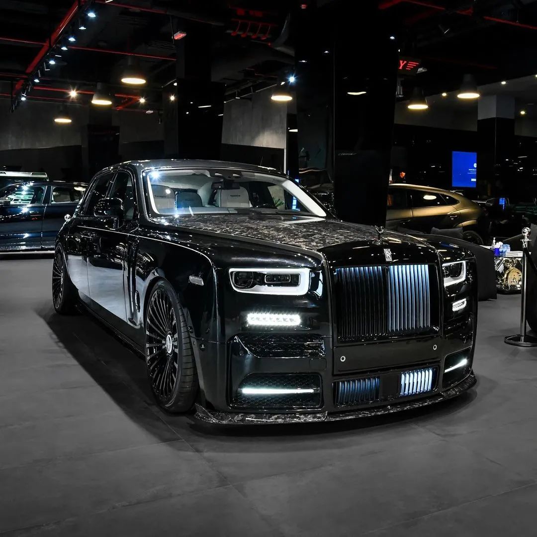 Carbon King Mansory Maisha Rui reinvents the Rolls-Royce Phantom-the ...