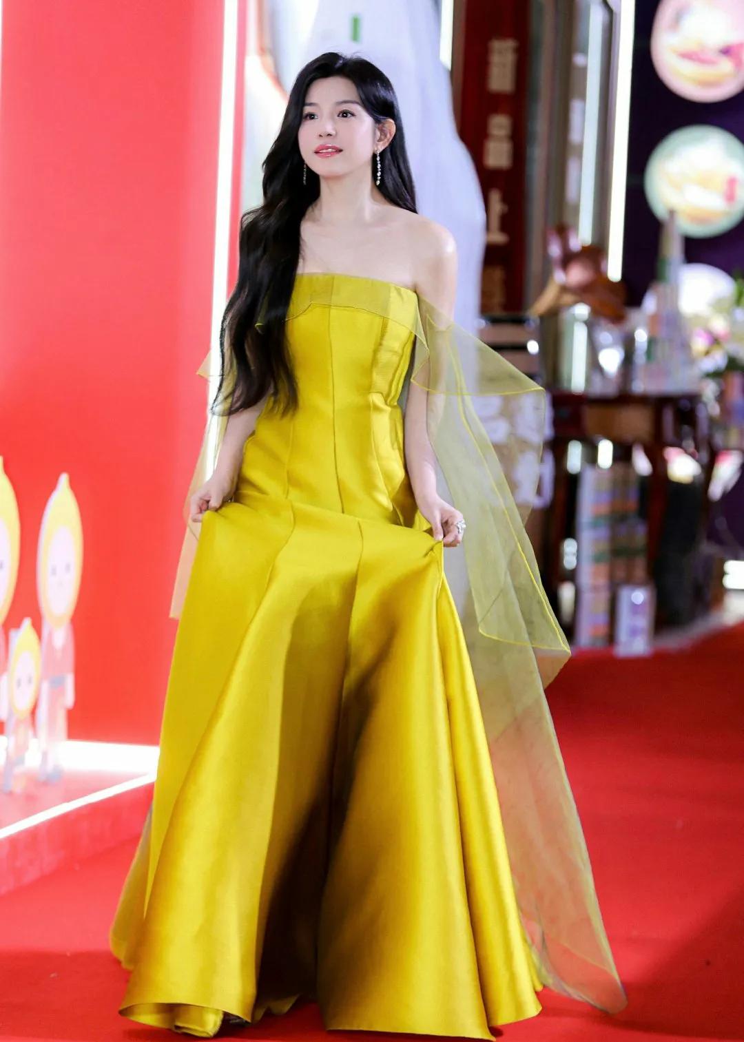 Intellectual Beauty Chen Yanxi - iMedia