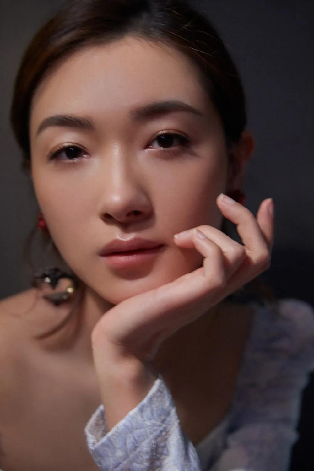 Wan Qian's stunning beautiful pictures, short hair and high-cold fan ...