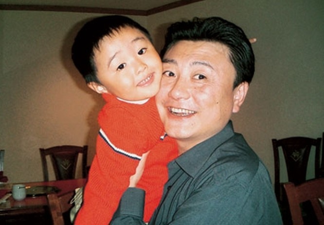 "CCTV host" Wang Ning: treat his wife as his daughter and treat his ...