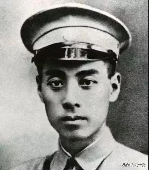 There is a kind of Chinese handsome named Zhou Enlai. Today is your ...