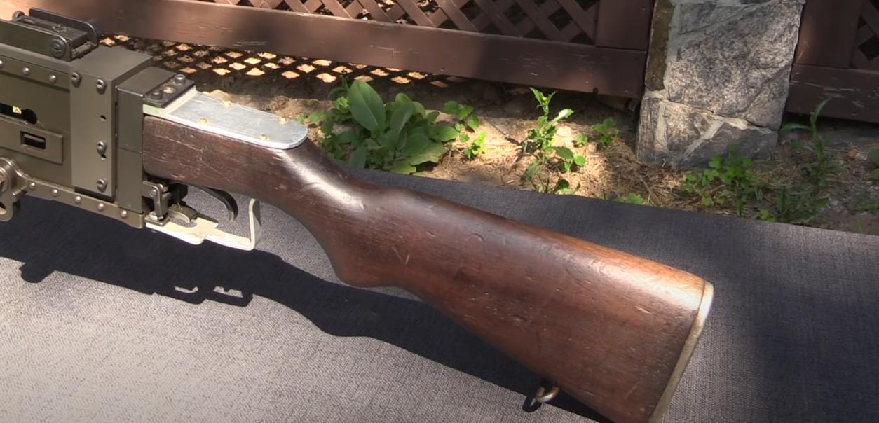 Stinger light machine gun: a machine gun with a firing speed comparable ...