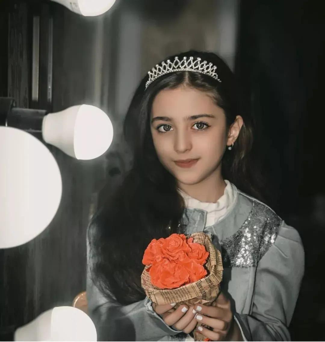 11 year old Girl In Iran Is Called the Most Beautiful In The World 11-year-old-girl-in-iran-is-called-the-most-beautiful-in-the-world