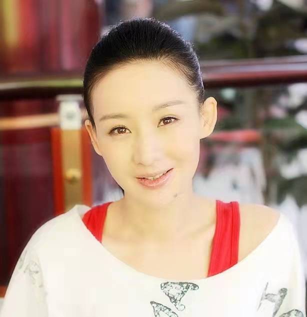 Famous actor Mai Hongmei: After divorcing Sun Nan, how is her life now ...