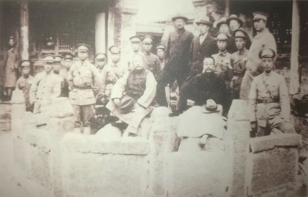 Accompanying Cixi, the Republic of China sealed the frontier.Ma Fuxiang ...