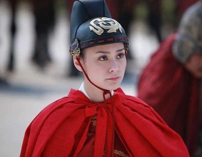 In history, female eunuchs actually existed, and their purification ...