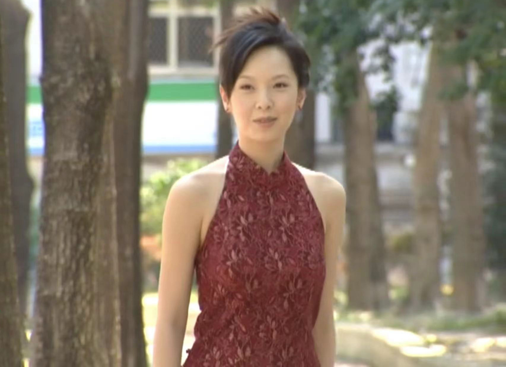 The eight beauties in "Pawnshop No. 8" in ancient costume styles: Sun ...