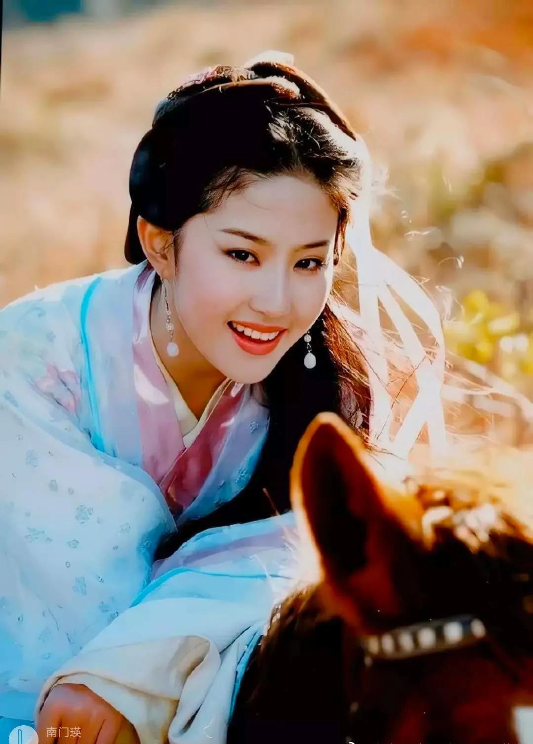 Only when you play Wang Yuyan (played by Liu Yifei), the world knows ...