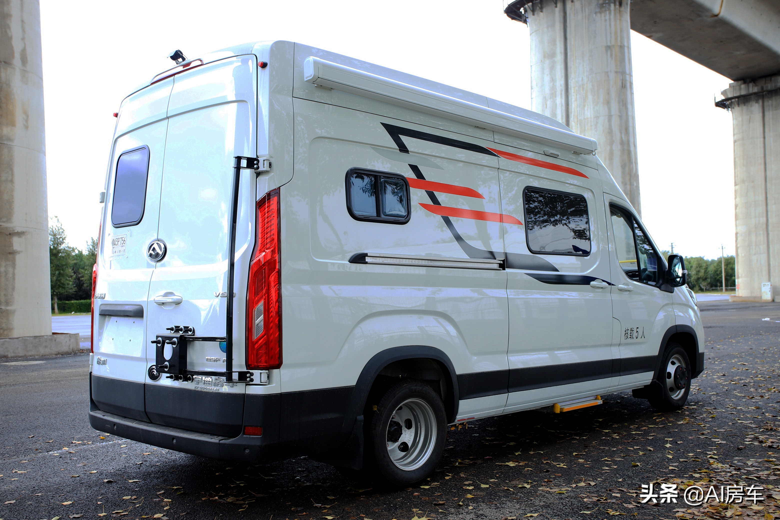 A 2.0T automatic Yutong RV that can be driven at the age of 60!With 1 ...