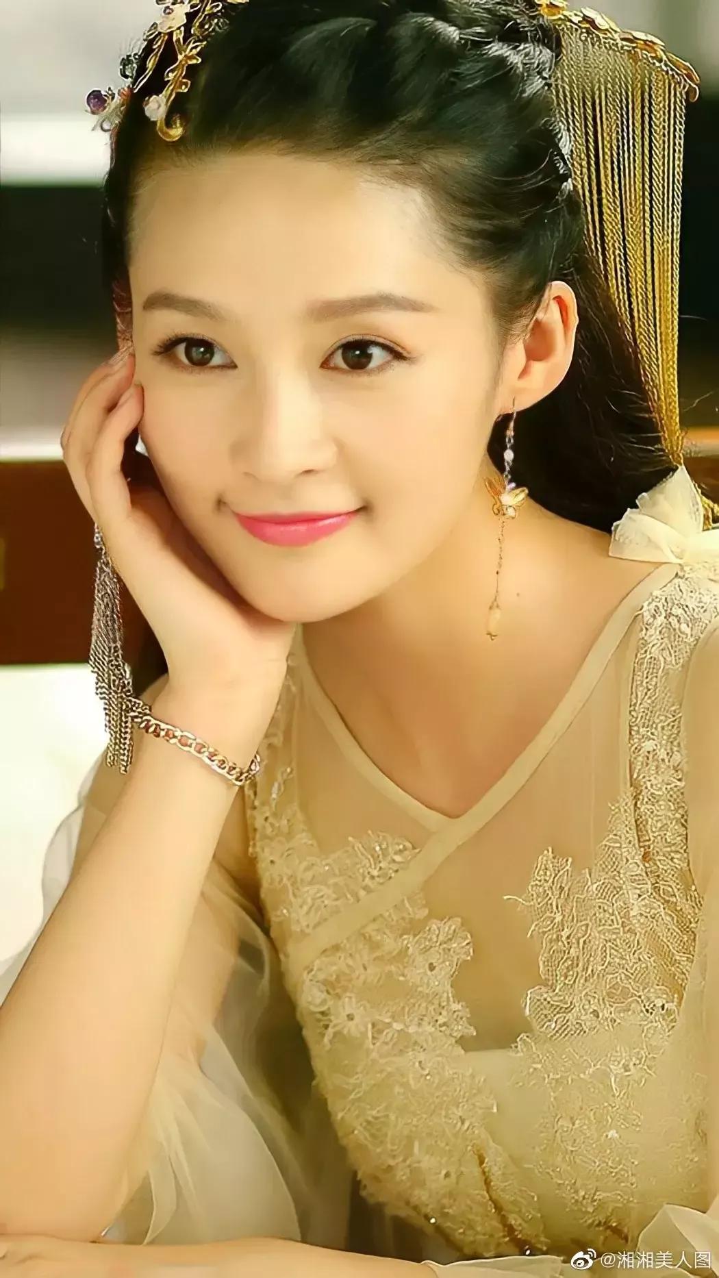 Li Qin wallpaper - iMedia