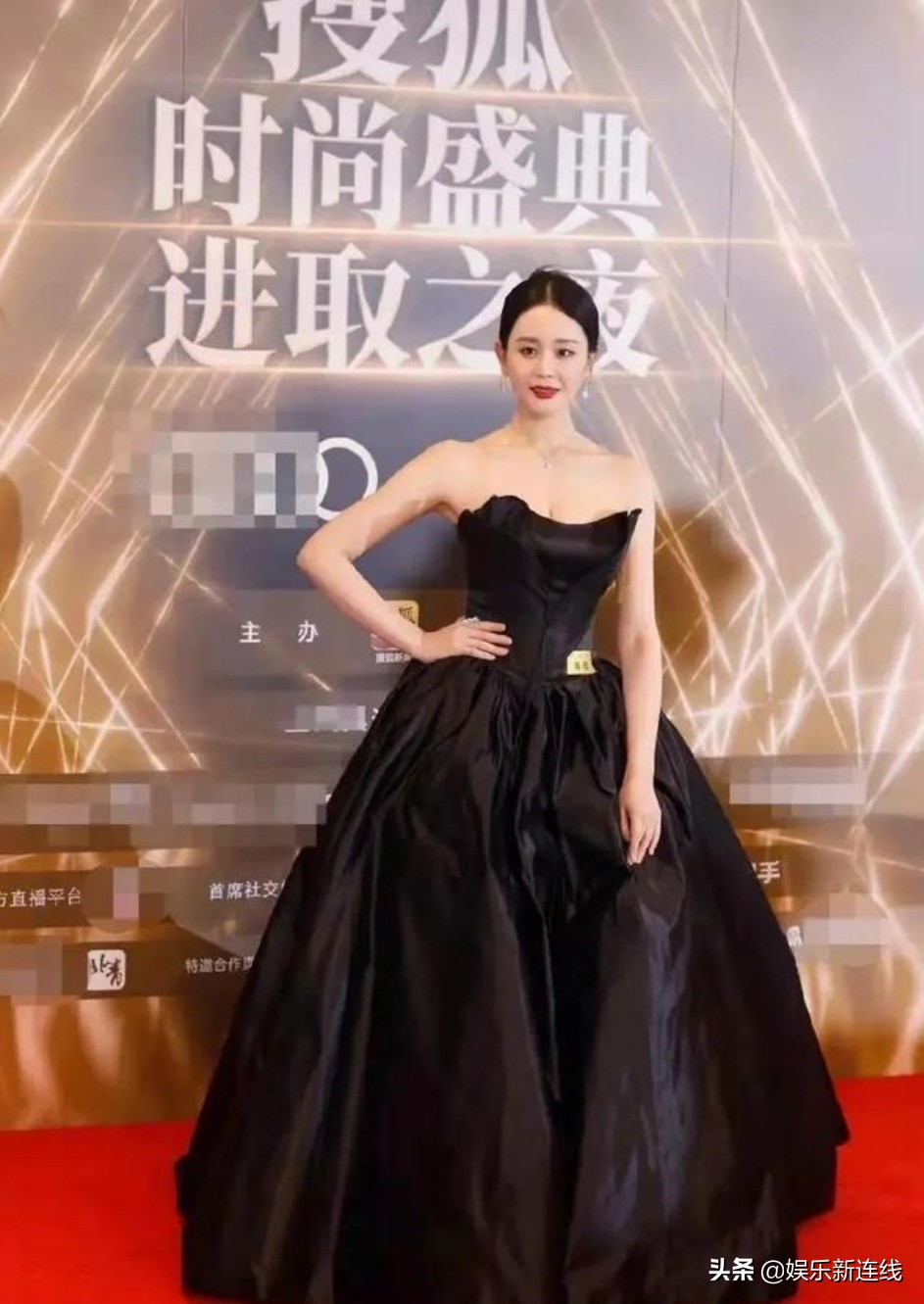 Actress scrolling begins, baby red carpet photos are simple and easy to ...