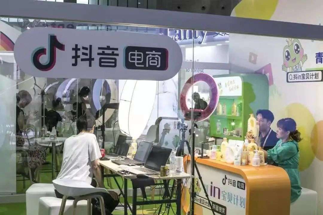 Zhang Yiming opens the door, Liang Rubo closes the loop - iMedia