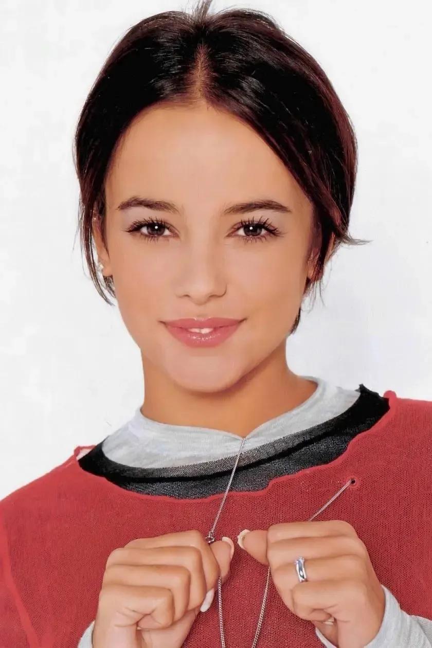 Alizee, the top French singer goddess, has perfect facial features with ...